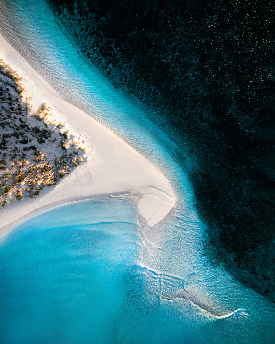 Turquoise Waters – Merr Watson Visuals